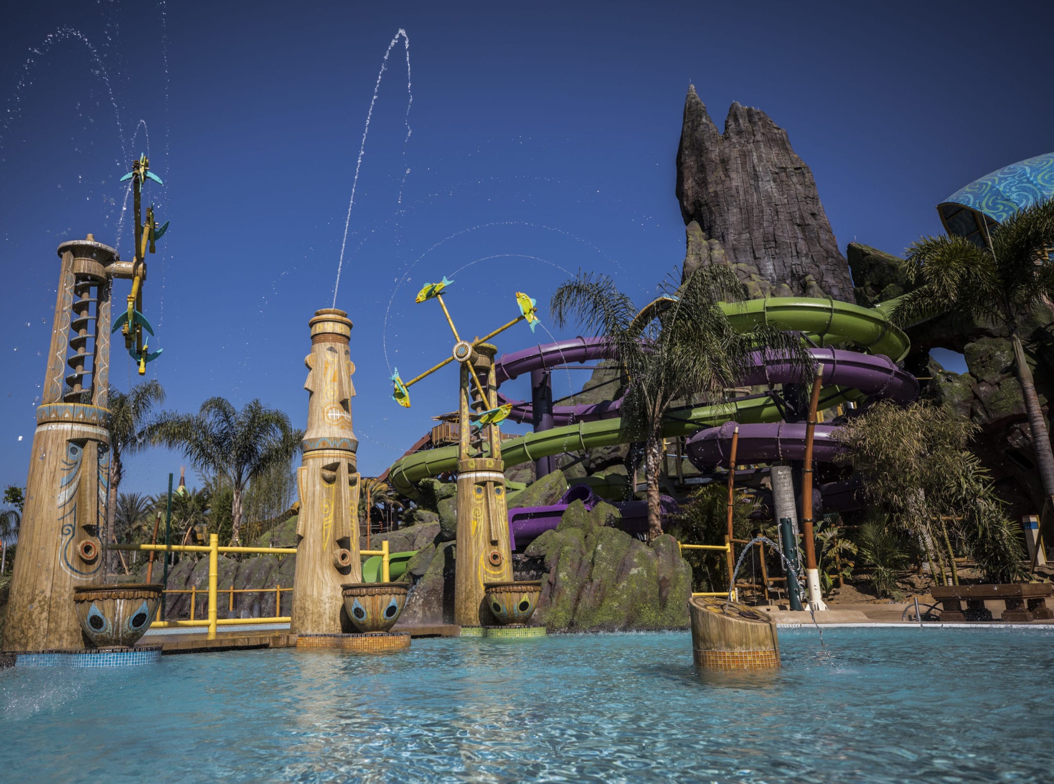 A Guide To Volcano Bay: The 15 Best Volcano Bay Rides – Planning Away