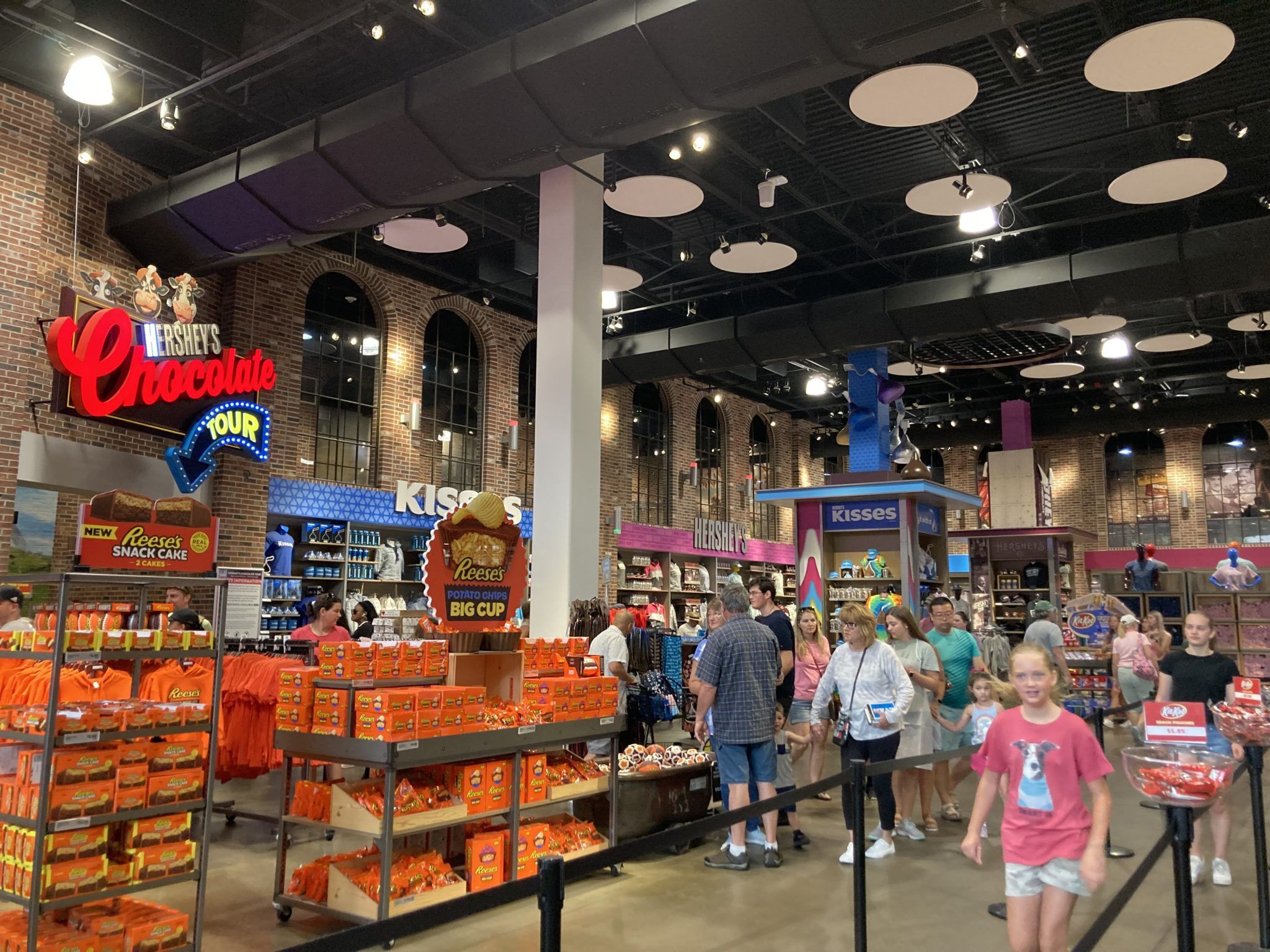 Visit The Amazing Hershey Park Chocolate World And Go On A Hershey ...