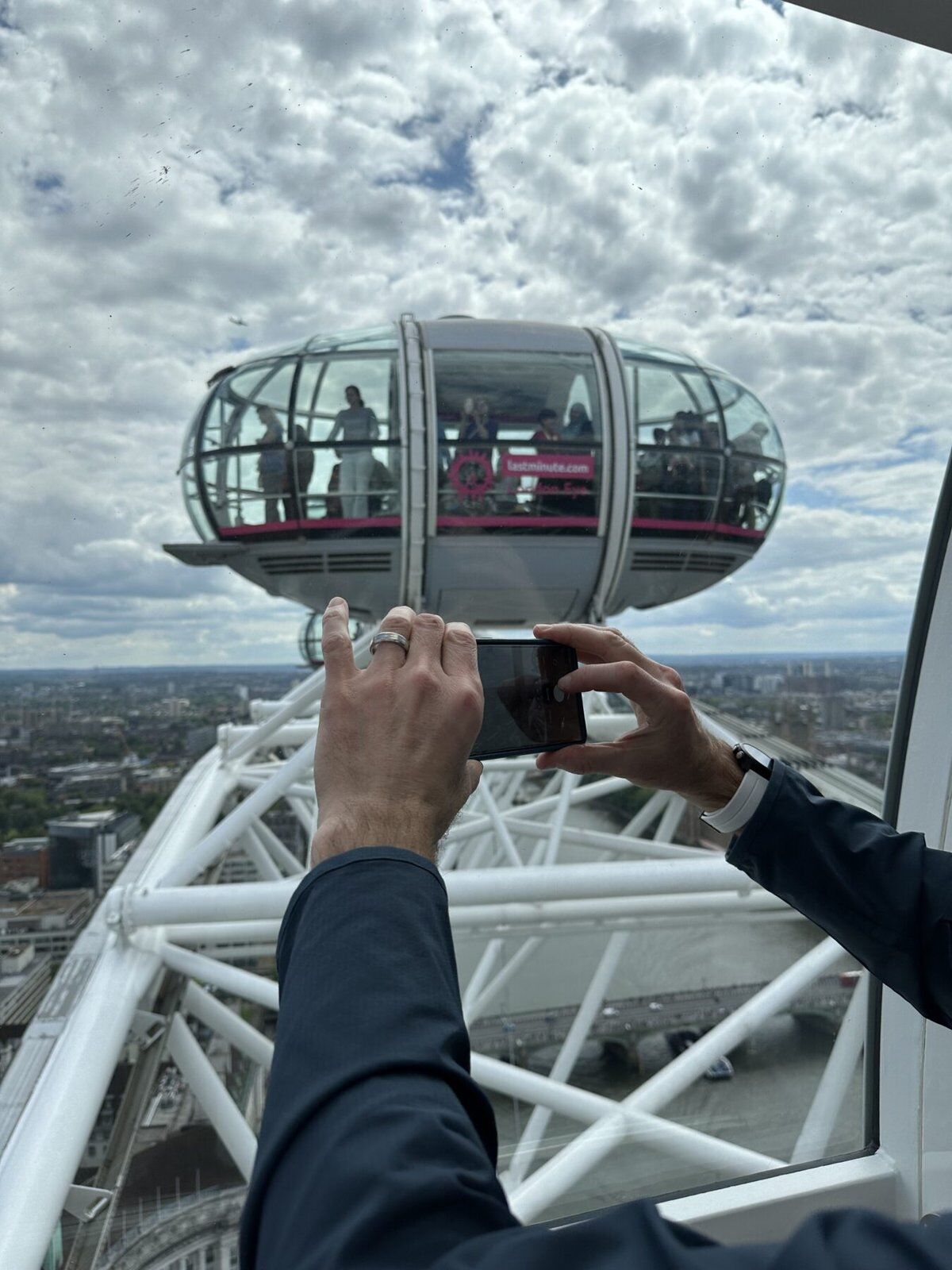 Best Views From the London Eye Wheel (Visitor's Guide) – Planning Away